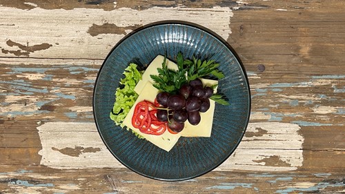 MENY Skalborg Bakke | Franskbrød med Ost og pynt